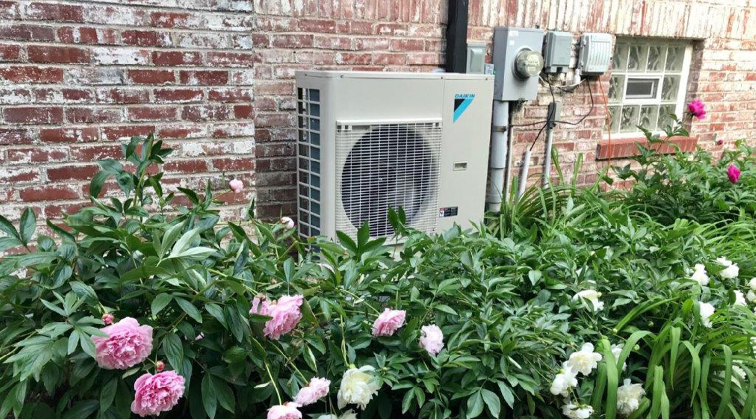 Heat Pump vs. Air Conditioner: Heat Pumps are like your AC, but better ...